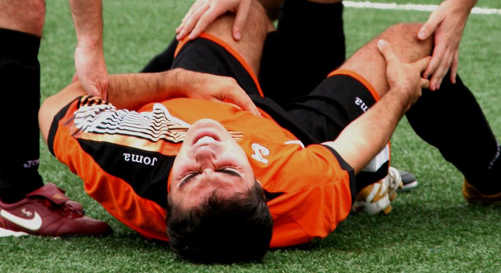 5 Common Football Injuries: causes, prevention, and fast recovery ...